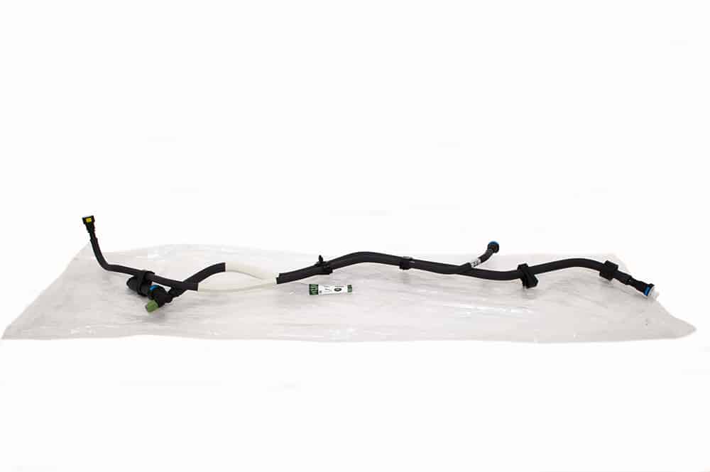 Tube Assy - LR016979LR - LAND ROVER - Vitesse Land Rover Parts Shop